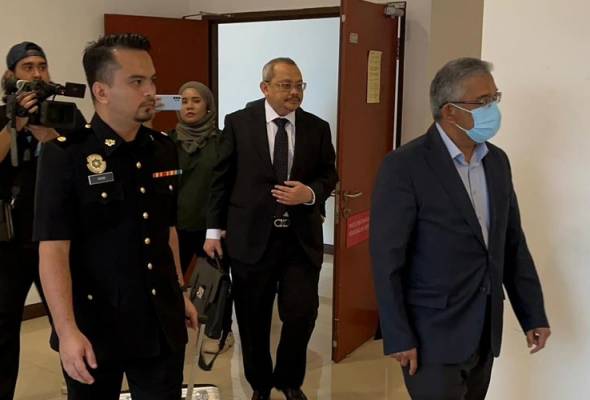 COO Prolintas didakwa sekali lagi atas dua tuduhan rasuah | Astro Awani COO Prolintas didakwa sekali lagi atas dua tuduhan rasuah | Astro Awani