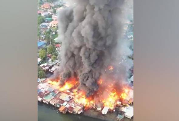 80 rumah setinggan terbakar, 669 penduduk tinggal sehelai sepinggang ...