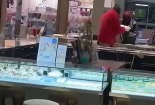 Rompakan kedai emas: Polis teliti rakaman CCTV, empat saksi beri ...