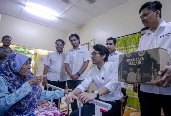 logo politik | Astro Awani