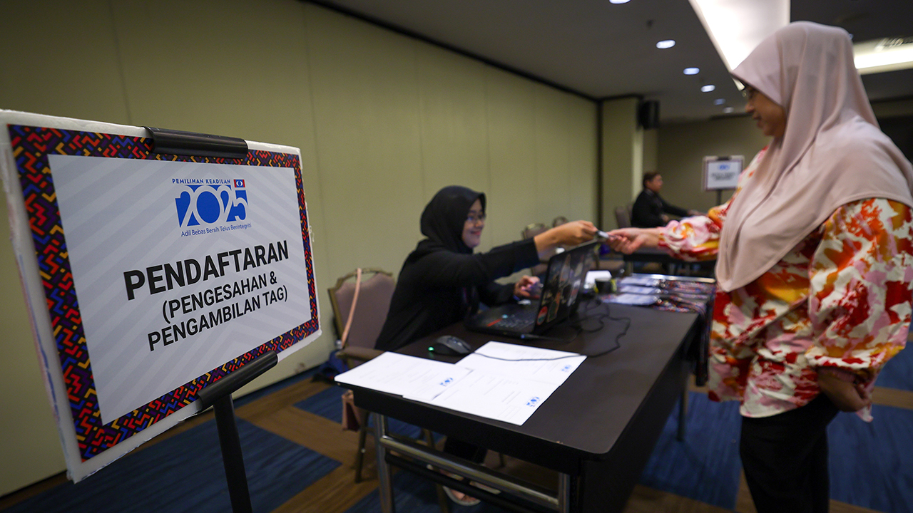 75 peratus ahli selesai mengundi Pemilihan PKR di peringkat Cabang | Astro Awani