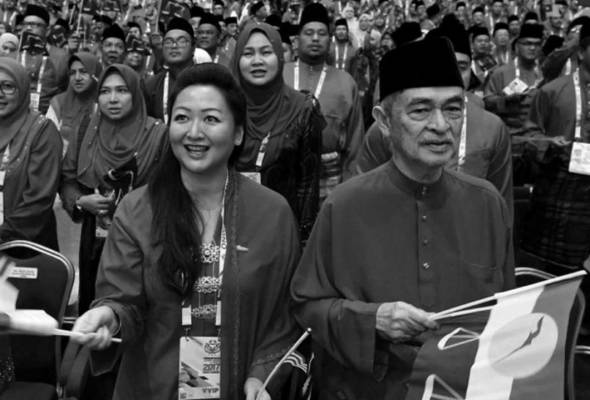Mengenang Tun Abdullah Ahmad Badawi: Ketua Menteri, Menteri Besar ...