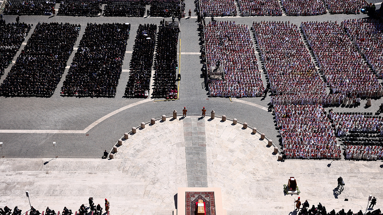 Upacara pengebumian Pope Francis bermula di Vatican disaksikan 140,000 ...