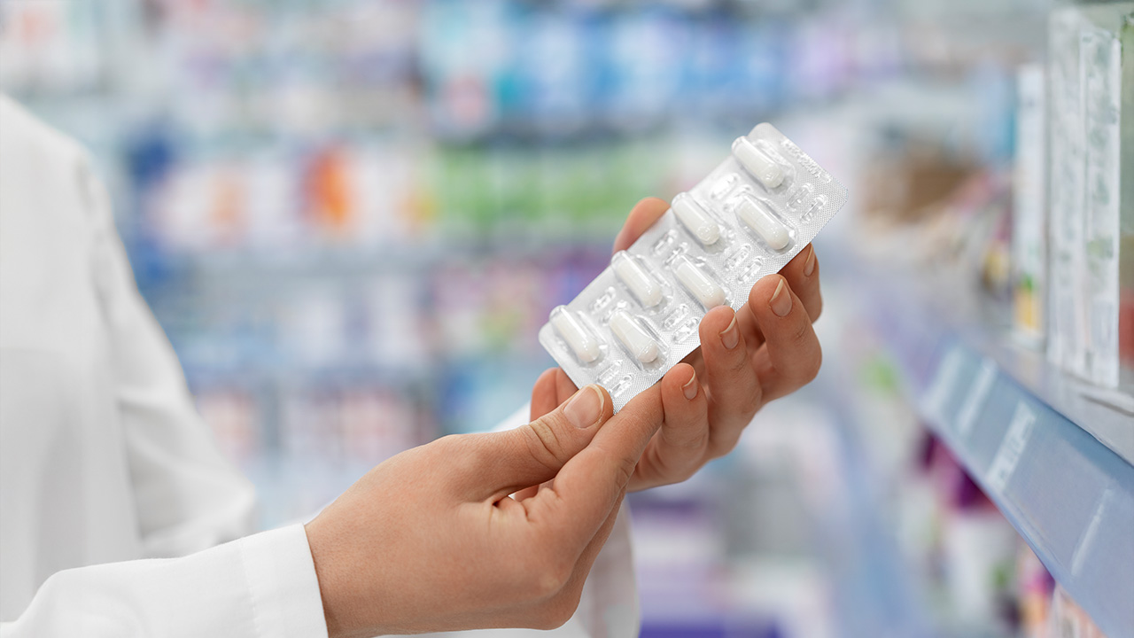 Farmasi, klinik wajib pamer harga ubat bermula esok | Astro Awani