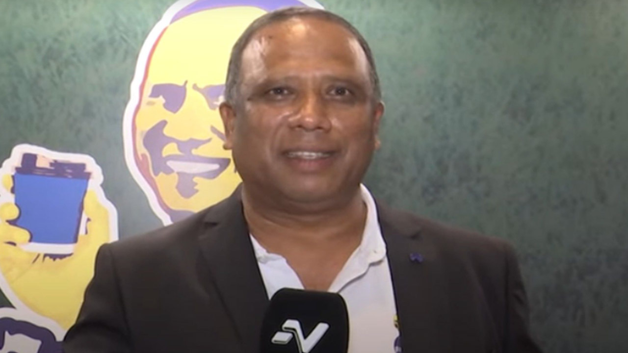 "Dunia jadi gelap, bola sepak saya habis" - Dollah Salleh | Astro Awani