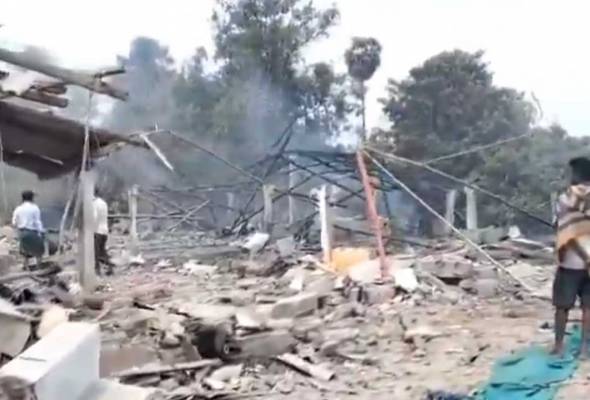 Lapan maut dalam letupan kilang bunga api di selatan India | Astro Awani
