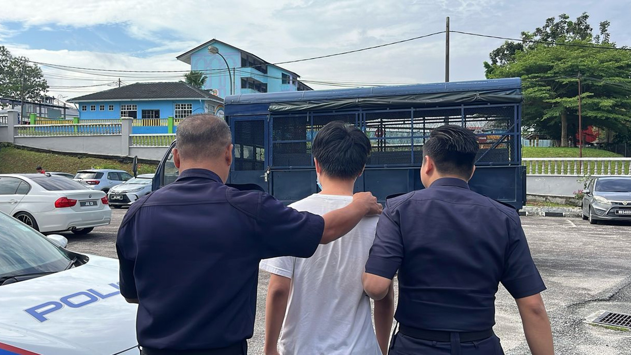 Remaja mengaku tidak bersalah sunting gambar lucah pelajar perempuan ...