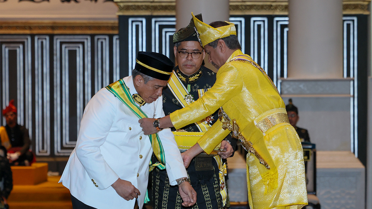 KSN dahului senarai penerima darjah kebesaran Terengganu | Astro Awani