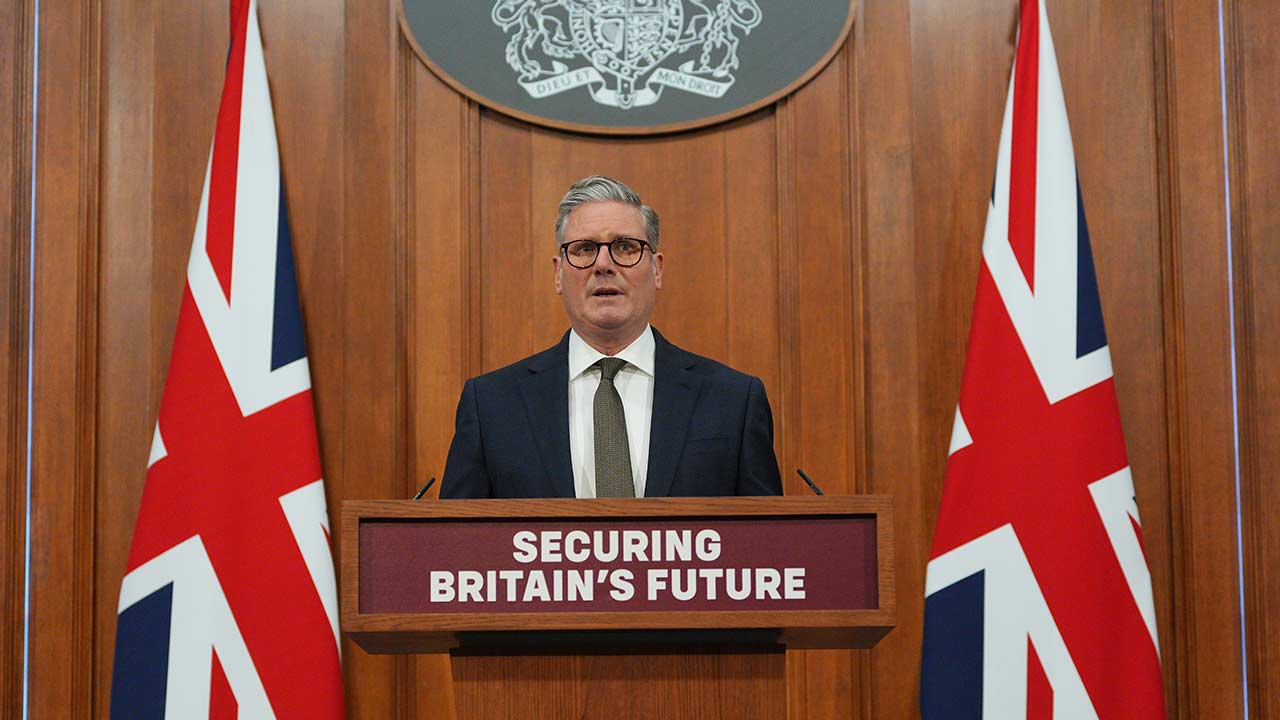 PM Britain panggil sidang Parlimen tergempar untuk selamatkan loji ...