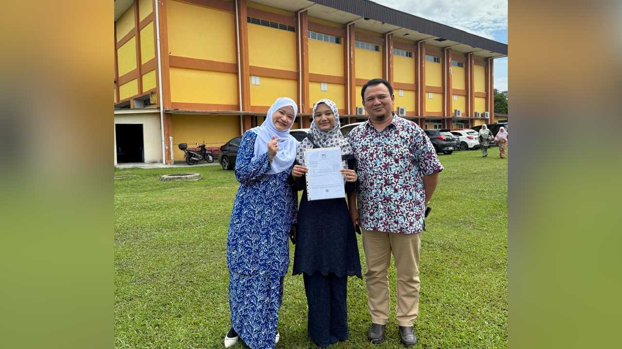 Anak Menteri Pendidikan raih 8A dalam SPM | Astro Awani