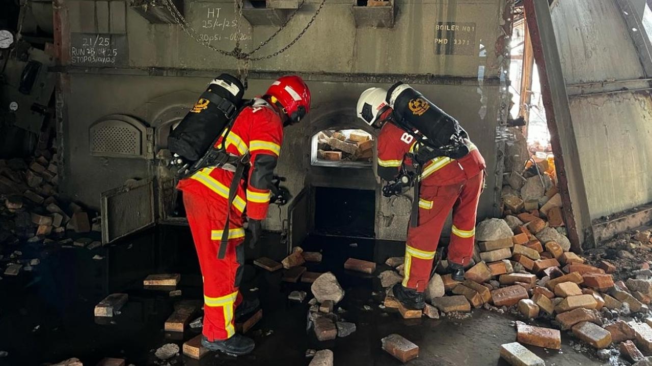 Mesin dandang stim meletup empat pekerja kilang melecur | Astro Awani