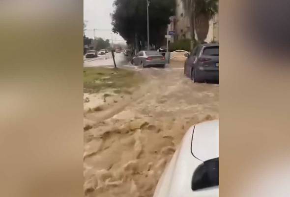 Israel dilanda hujan lebat luar biasa | Astro Awani
