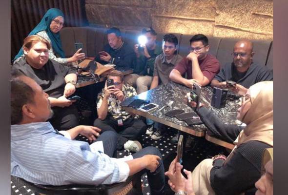 Glamor wartawan hiburan: Antara etika, realiti dan persepsi | Astro Awani