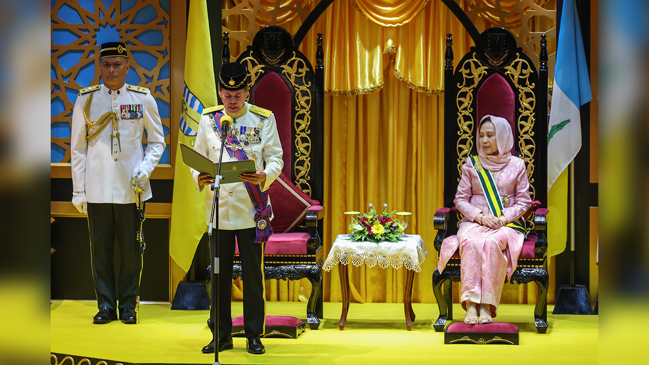 Tun Ramli Ngah Talib angkat sumpah Yang Dipertua Negeri Pulau Pinang ...