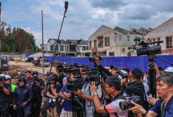 Wartawan, wira senyap penyampai kebenaran | Astro Awani