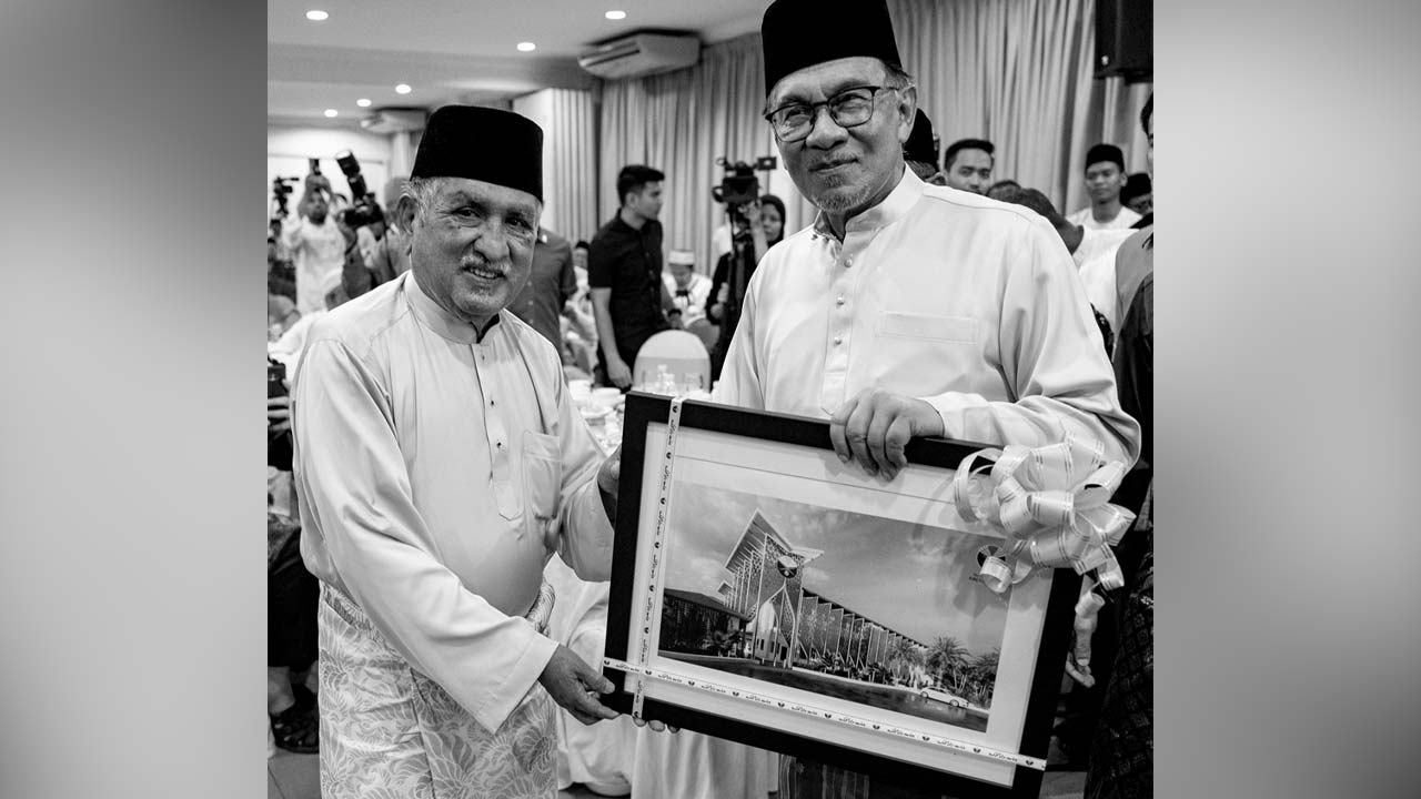 Muhammad Nur Manuty sahabat karib, tokoh agama dan intelektual - PM ...