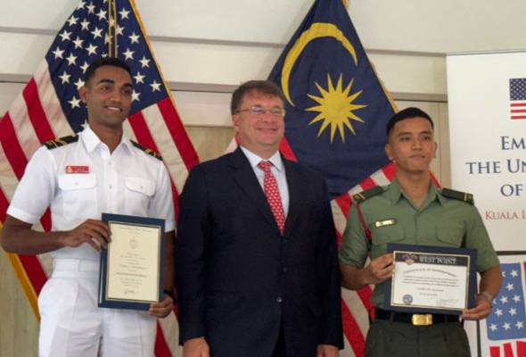 Dua kadet Malaysia terpilih ke Akademi Tentera Amerika Syarikat | Astro ...