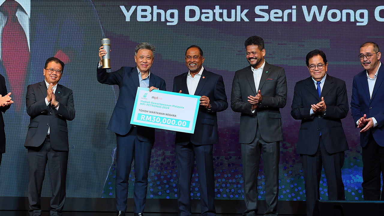 Revolusi digital, peranan wartawan semakin mencabar - Zambry | Astro Awani