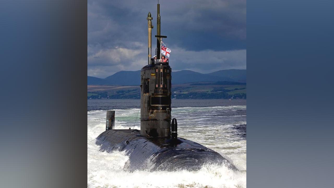 Royal Navy tamat operasi HMS Triumph, simbol strategik era Perang ...