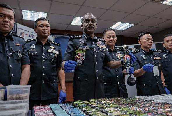 Polis rampas dadah RM3.55 juta, tahan tiga individu termasuk dua wanita Vietnam | Astro Awani