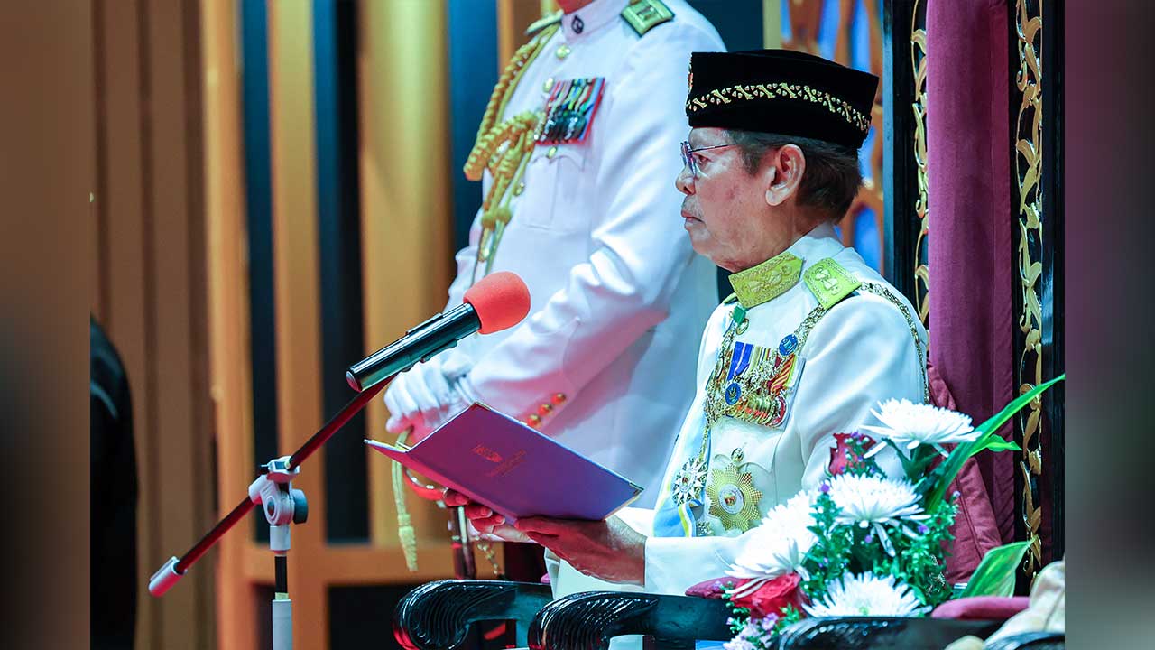 Hormat institusi Raja Berperlembagaan asas penting pembinaan negara ...