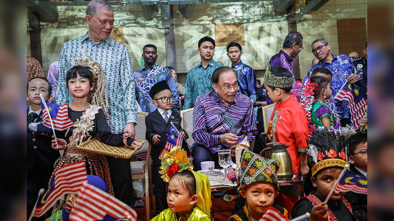 Cubaan pecah belah rakyat mesti dihalang dengan tegas - PM | Astro Awani