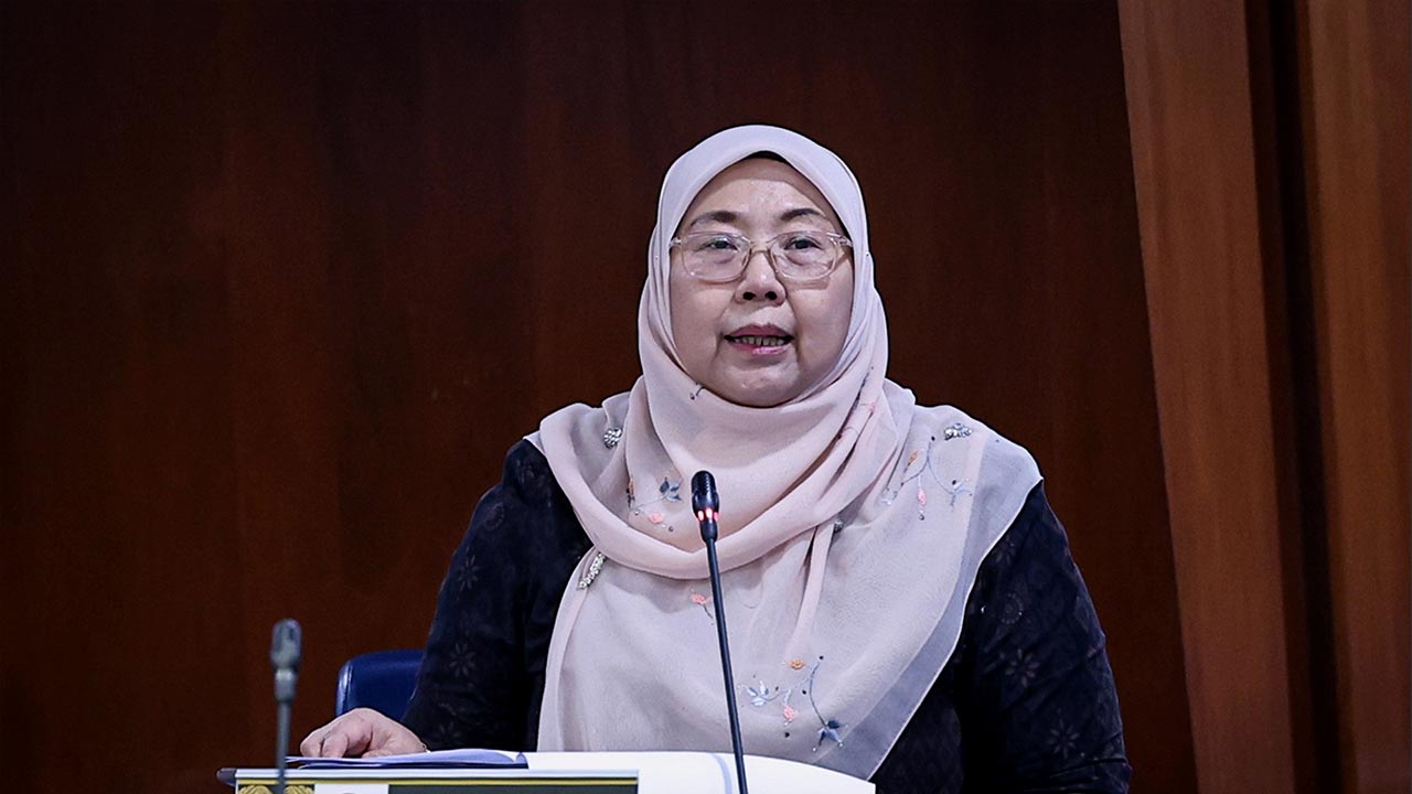 BUDI95: Syarikat bot penumpang boleh mohon SKPS mulai esok - Fuziah | Astro Awani