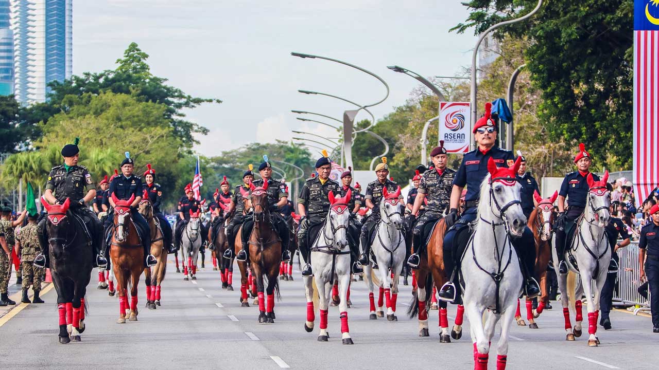 Hari Kebangsaan 2025: Perarakan berkuda aset PDRM uji kemampuan ...