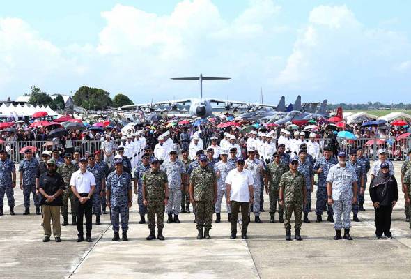 Karnival CIMIC sempena Hari Angkatan Tentera Malaysia ke-92 | Astro Awani
