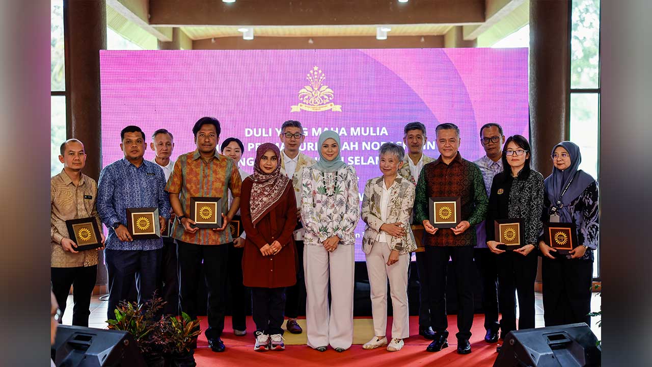 Tengku Permaisuri Selangor berkenan rasmi Festival Fabrikasi | Astro Awani