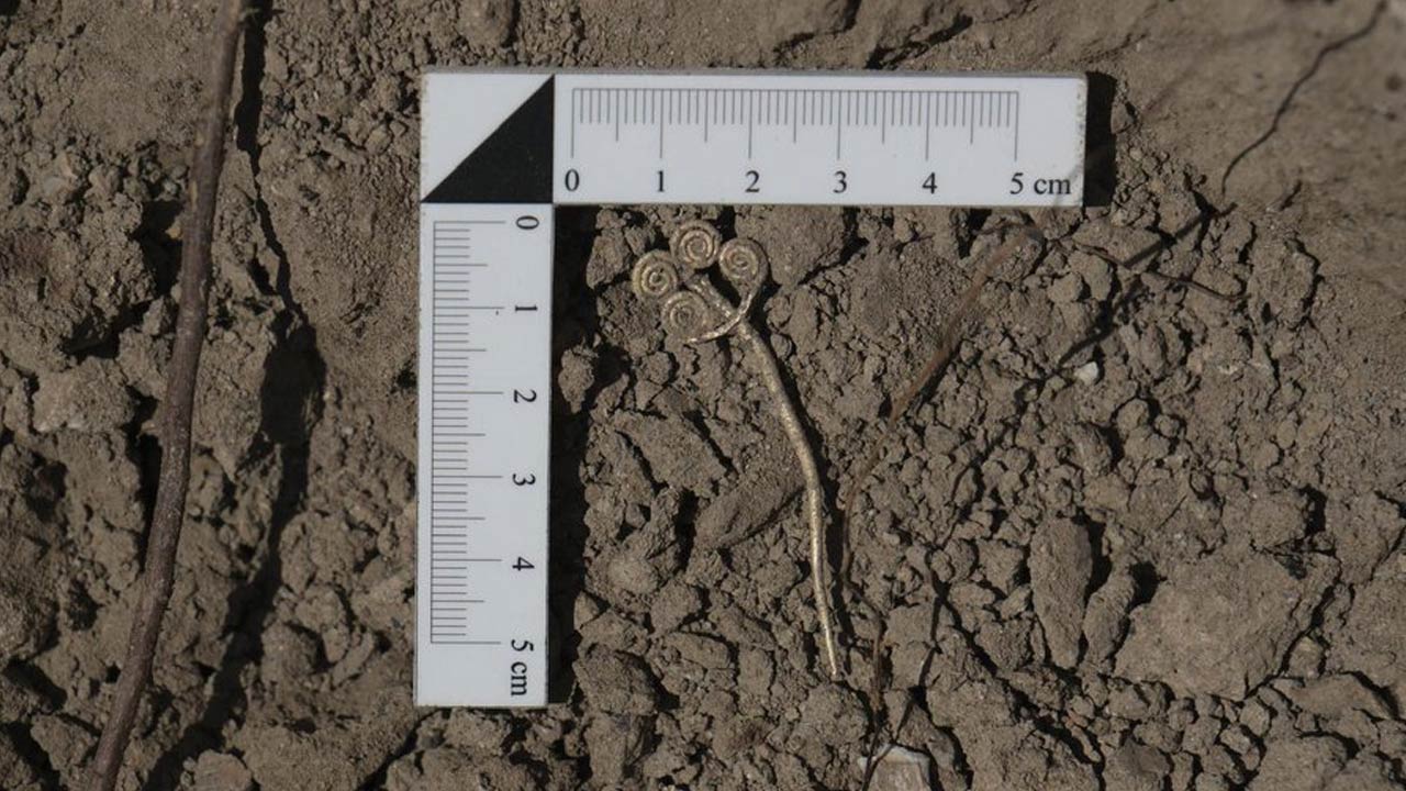 Kerongsang emas 4,500 tahun, batu jade langka ditemukan di Troy purba ...