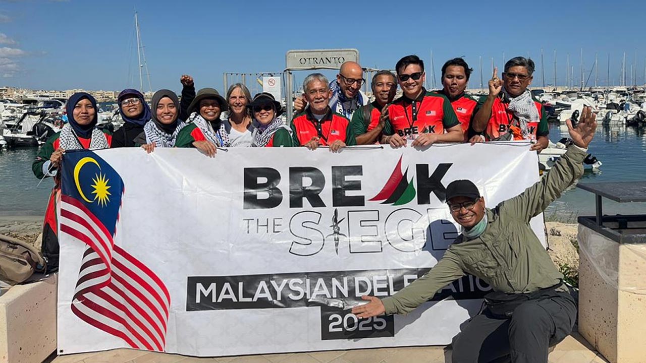 Break The Siege: Kapal Conscience berlepas dari Itali, bawa wartawan ...
