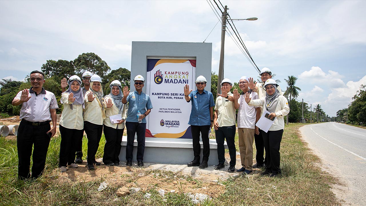 Masjid, sekolah di Kampung Seri Kaya dinaik taraf inisiatif Kampung Angkat MADANI | Astro Awani