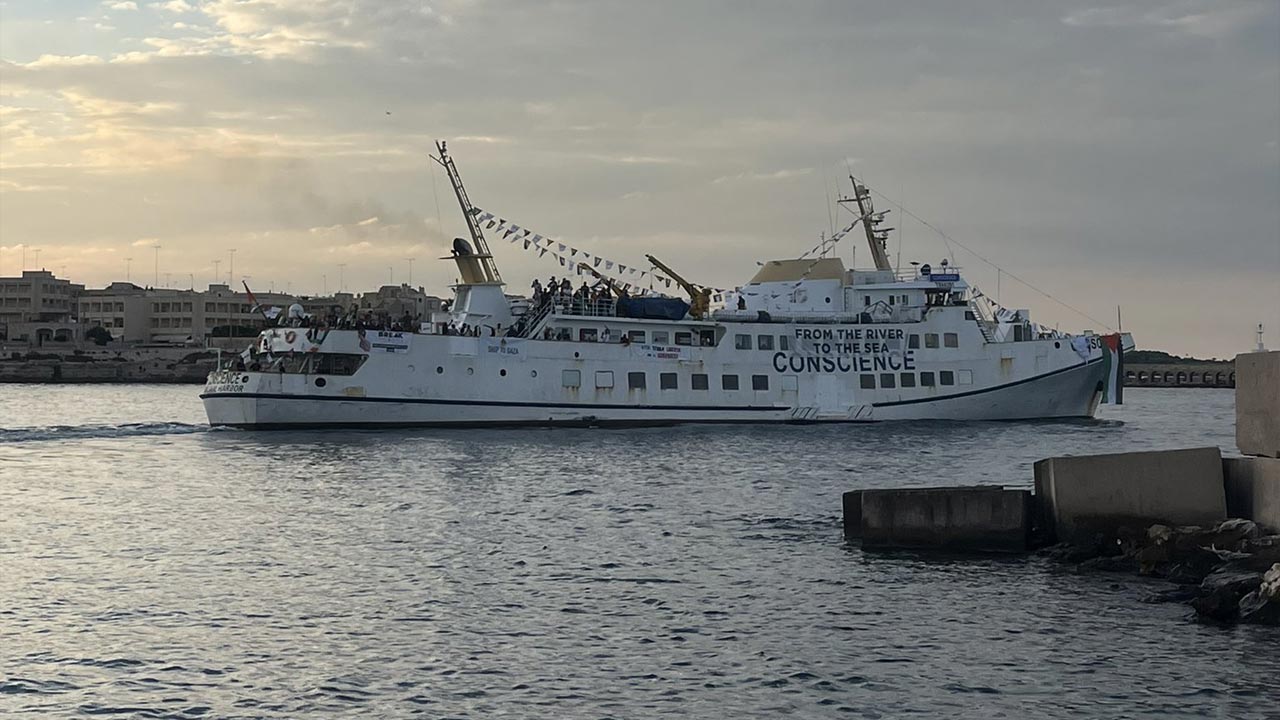 Break The Siege: Beberapa dron dikesan menghampiri kapal Conscience ...