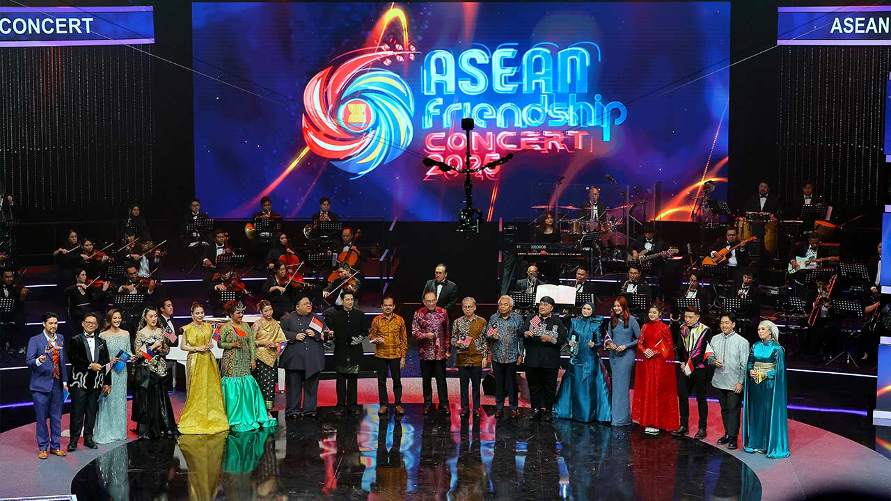 Perdana Menteri hadiri ASEAN Friendship Concert 2025 | Astro Awani