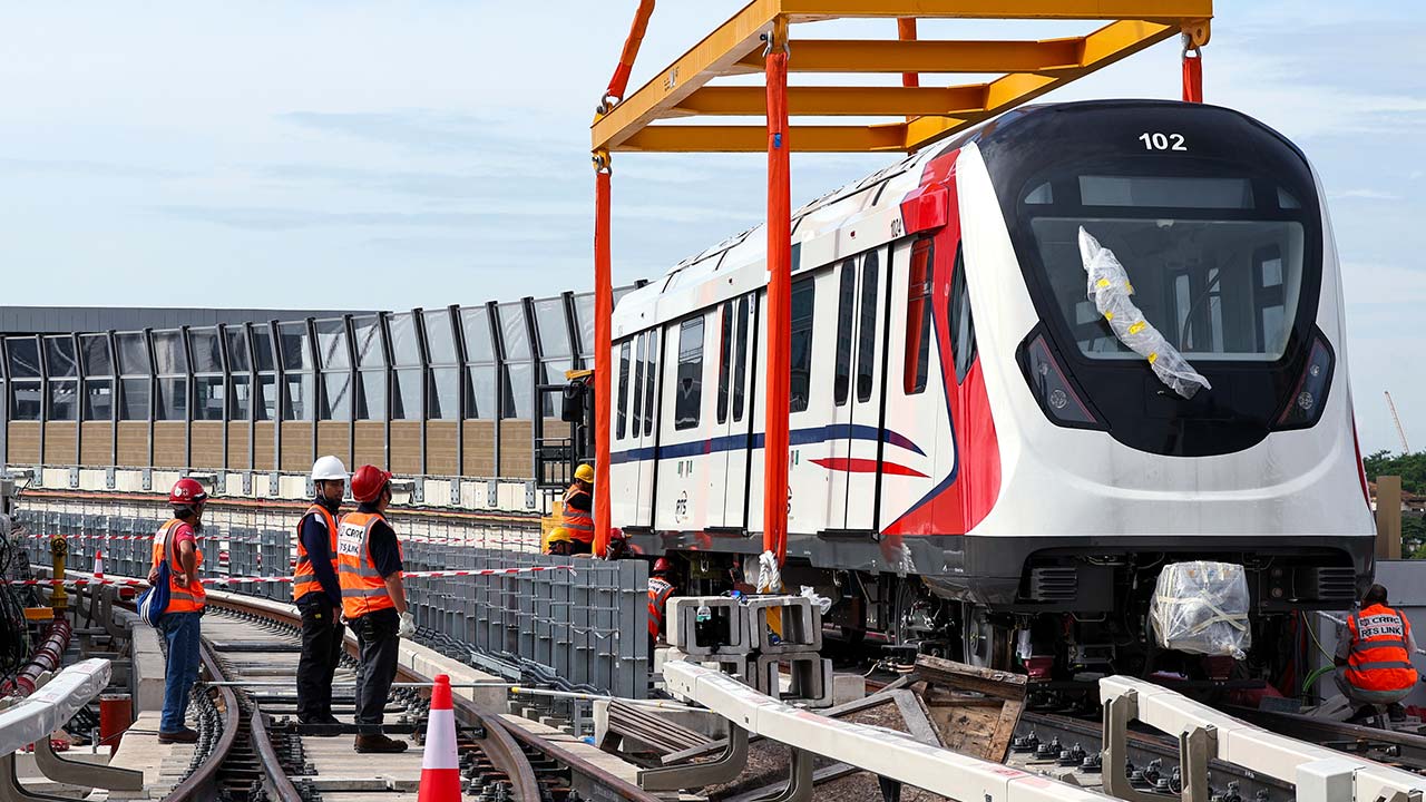 Fasa pengujian tren RTS di Depoh Wadi Hana bermula hari ini | Astro Awani