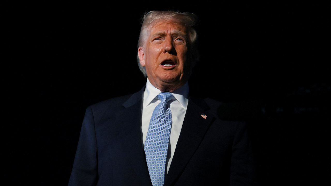 White House pertahan Trump panggil wartawan 'piggy' | Astro Awani