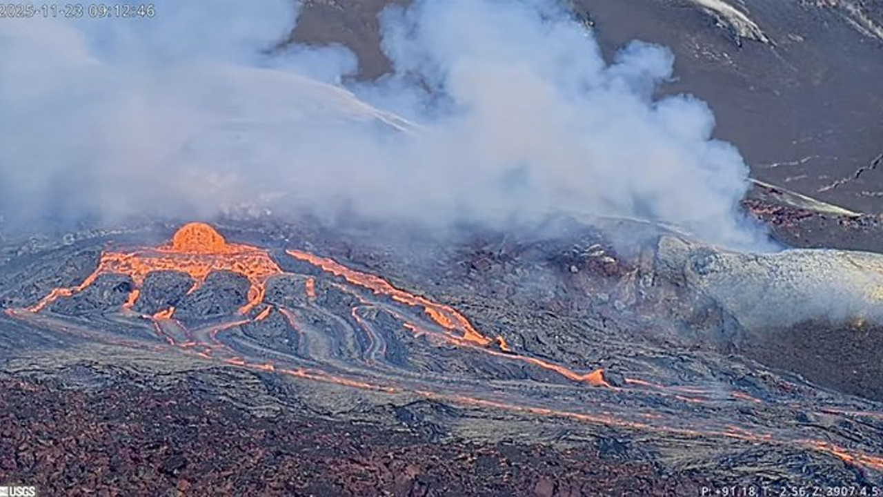 Gunung berapi Kilauea di Hawaii meletus lagi, lava mencurah dari kawah ...