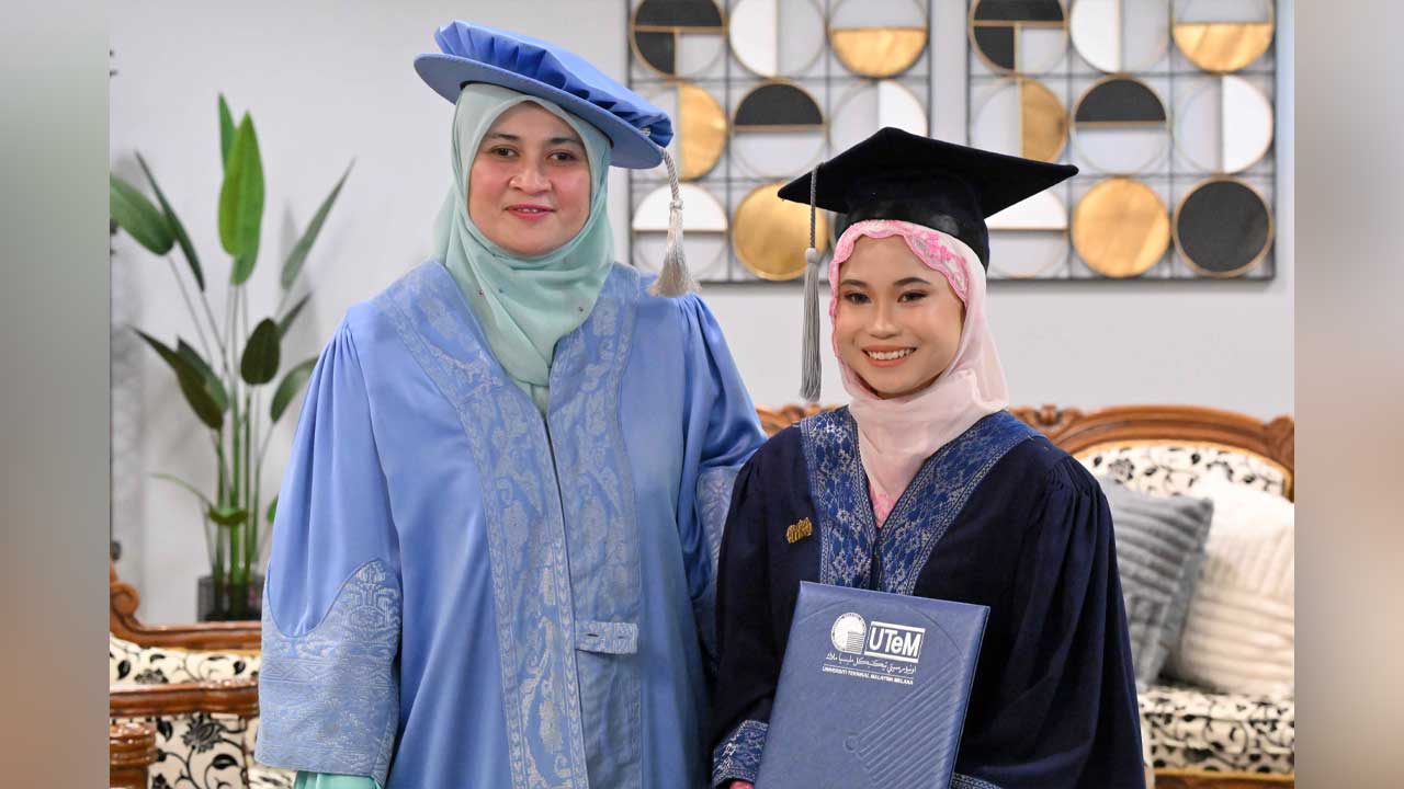 Rohana Abdullah Anak Emas pertama UTeM kini bergelar graduan | Astro Awani