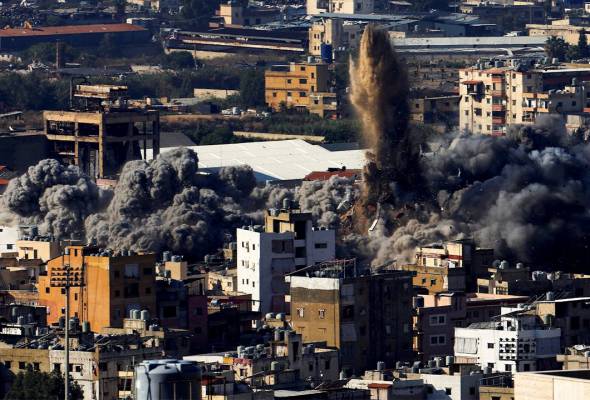 Israel serang Lubnan, dakwa sasar Hezbollah dan Hamas | Astro Awani