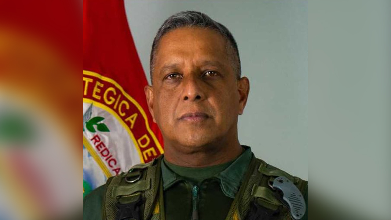 Pemimpin interim Venezuela pecat jeneral pengawal kehormat Maduro ...