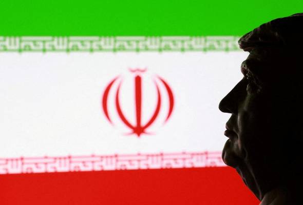 Trump weighs response to Iran crackdown, Tehran says communication is ...