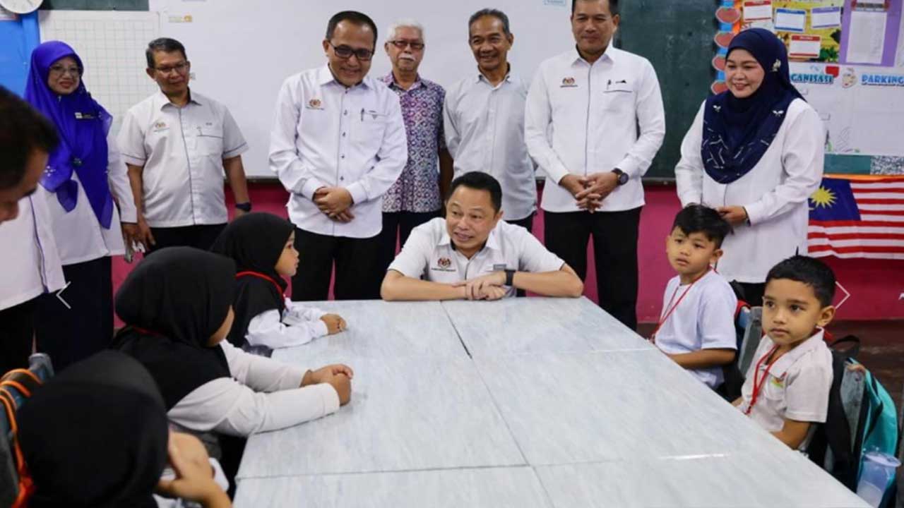 Agihan Bantuan Awal Persekolahan dijangka selesai selewat-lewatnya ...